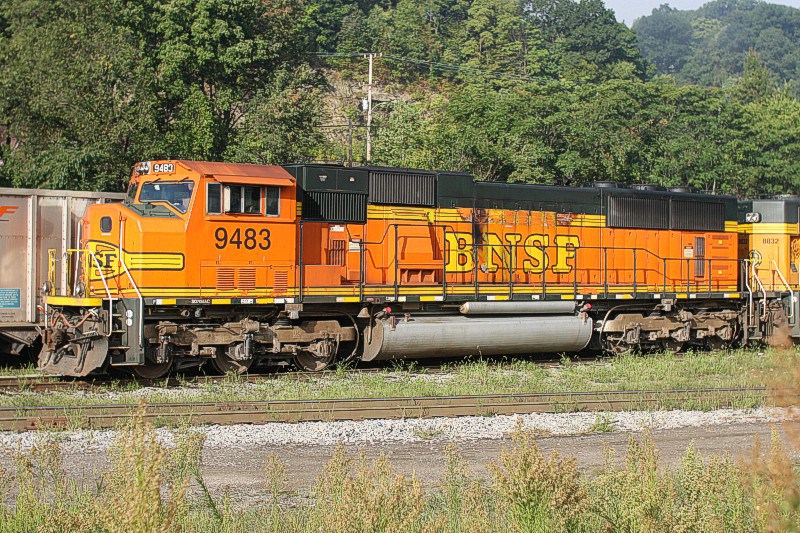 BNSF 9483